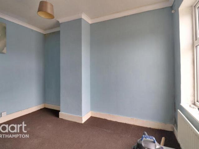 3 bedroom terraced house for rent in Northcote Street, Northampton, NN2