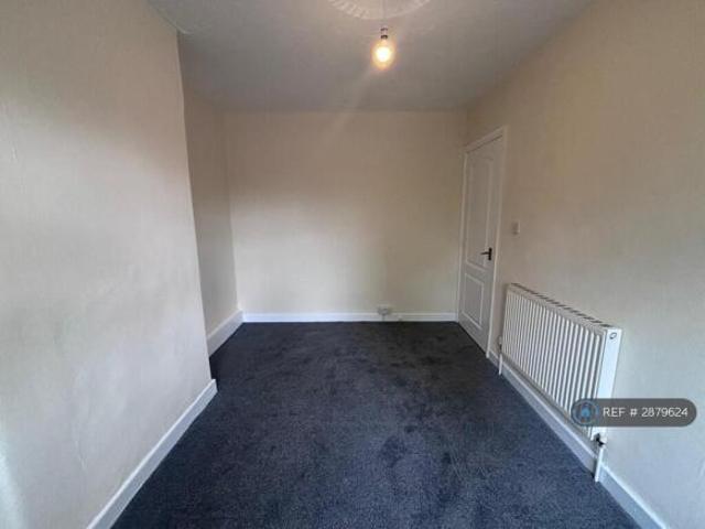 3 bedroom terraced house for rent in New Lane, Bolton, BL2