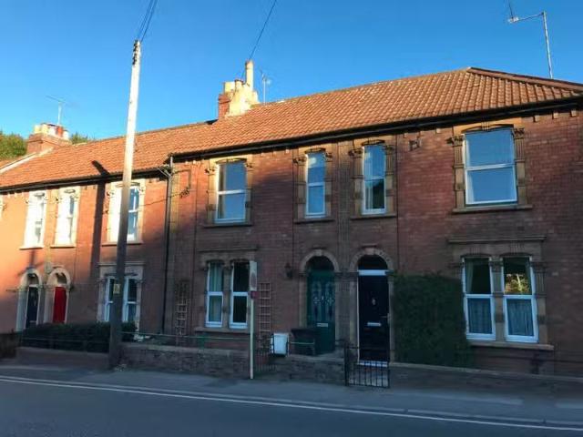3 bedroom terraced house for rent in New Road, Churchill, BS25
