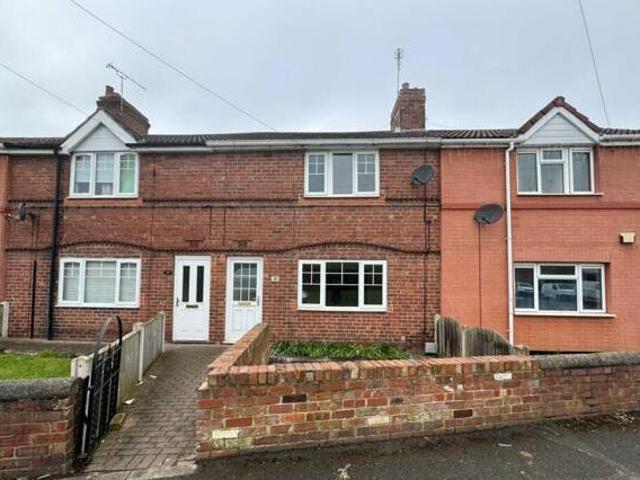 3 Bedroom Terraced House For Rent In New Rossington, Doncaster