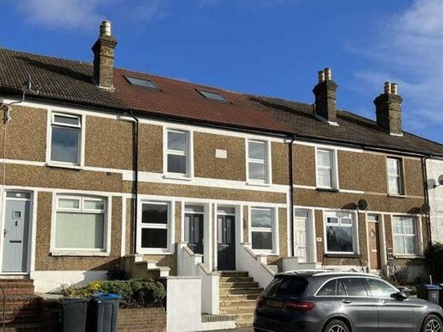 3 bedroom terraced house for rent in Newly Refurbished Throughout CR8