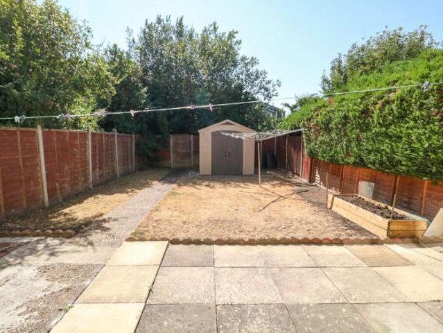 3 bedroom terraced house for rent in Nine Acres, Kennington, Ashford, TN24