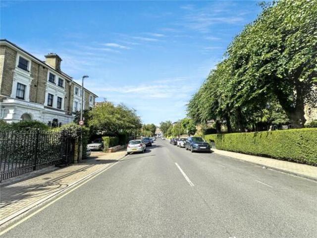 3 bedroom terraced house for rent in Nursery Close, Putney, SW15