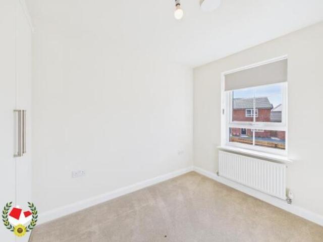 3 bedroom terraced house for rent in Sniggs Field Avenue, Winnycroft, GL4
