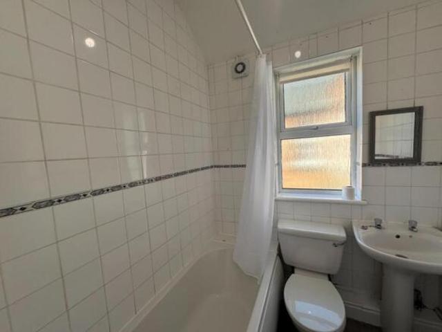 3 bedroom terraced house for rent in Southampton Road, Far Cotton, Northampton, NN4