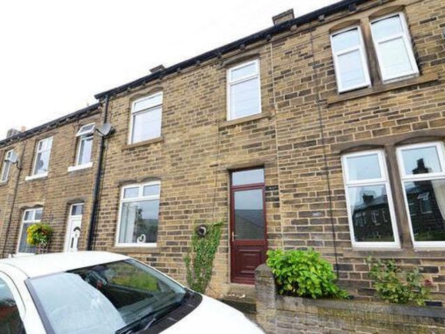 3 bedroom terraced house for rent in South View Cross Hills BD20