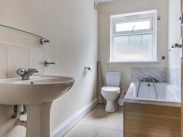 3 bedroom terraced house for rent in Southend Lane London SE6