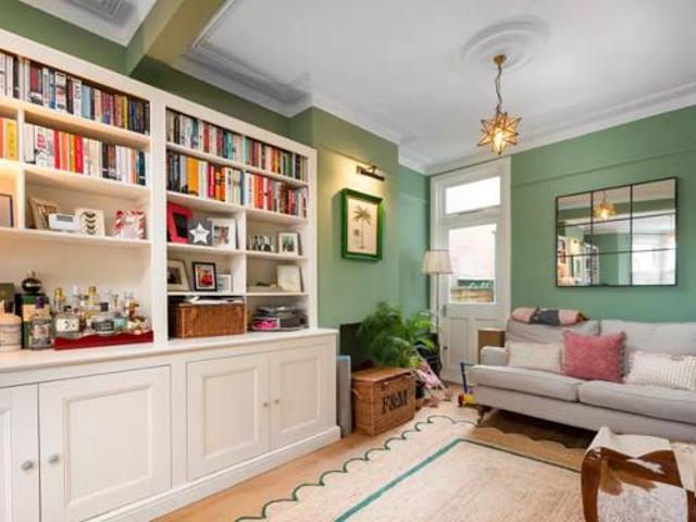 3 Bedroom Terraced House For Rent In Southfields, London
