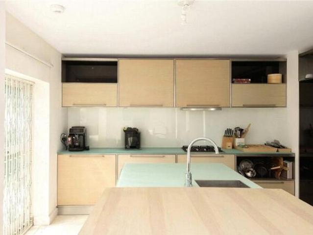 3 bedroom terraced house for rent in Somers Crescent, London, W2