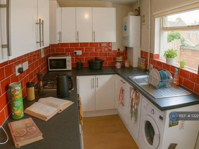 3 bedroom terraced house for rent in Somerset St, Northampton, NN1