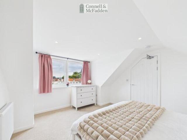 3 bedroom terraced house for rent in Saughtonhall Drive, Murrayfield, Edinburgh, EH12