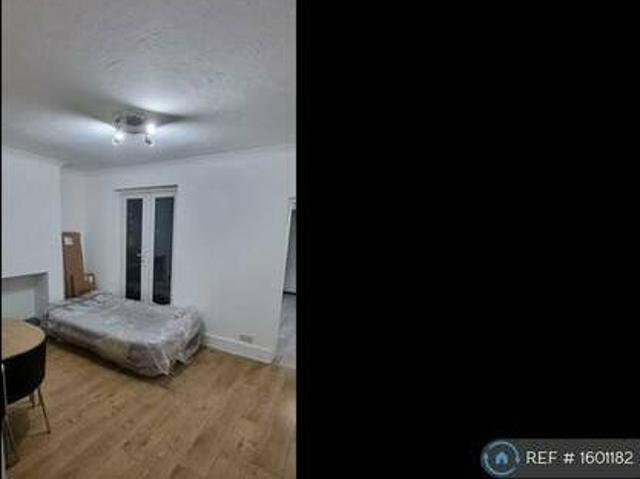 3 bedroom terraced house for rent in Saxton Street Gillingham ME7