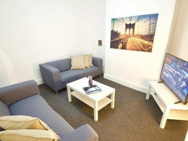 3 Bedroom Terraced House For Rent In Salford