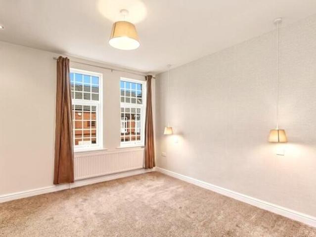 3 bedroom terraced house for rent in Salisbury Road, Hexthorpe, Doncaster, DN4