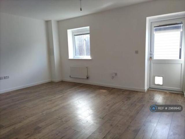 3 bedroom terraced house for rent in Samson Close, Dartford, DA1