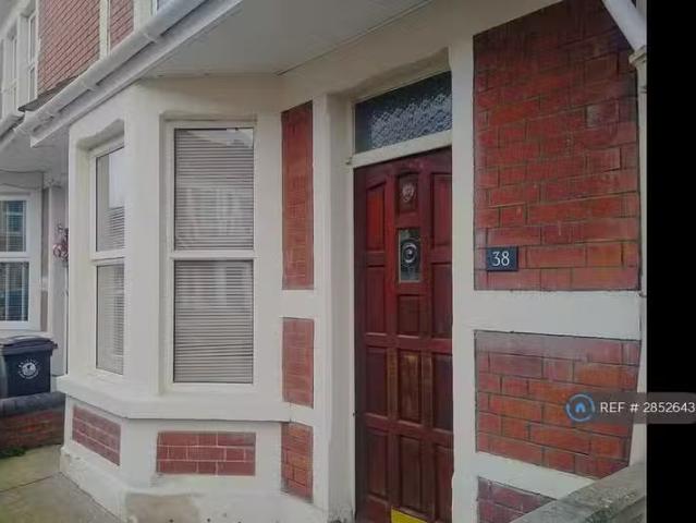 3 bedroom terraced house for rent in Sandholme Road, Bristol.