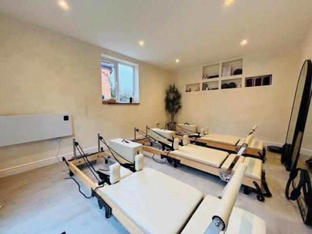 3 bedroom terraced house for rent in Sandringham Road, Abington, Northampton NN1