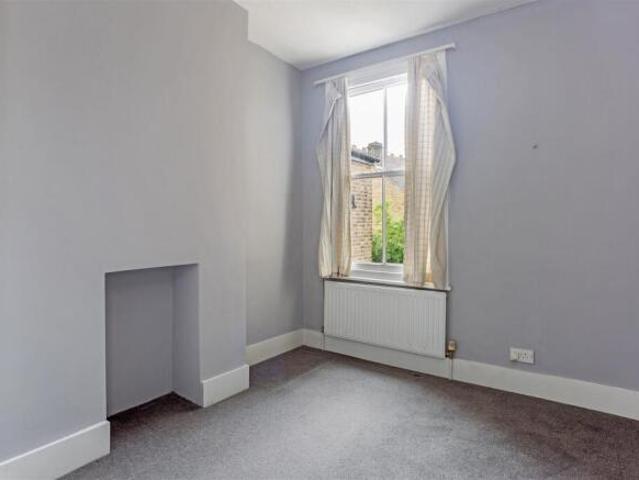 3 bedroom terraced house for rent in Seaford Road, London, W13