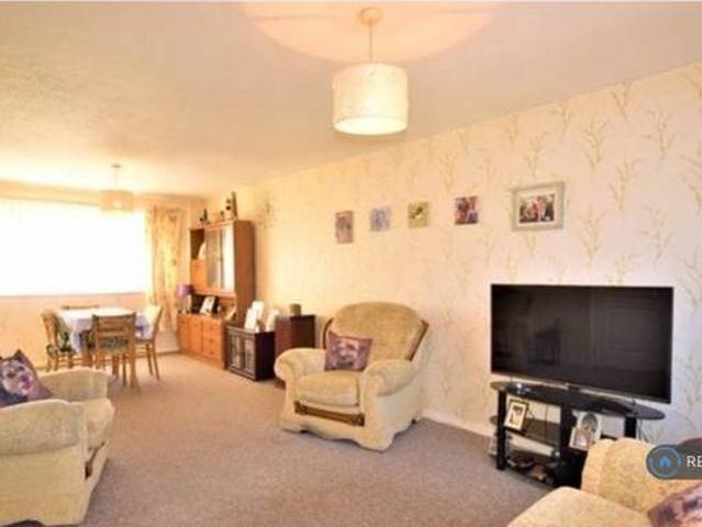 3 bedroom terraced house for rent in Selborne Avenue Aldershot GU11