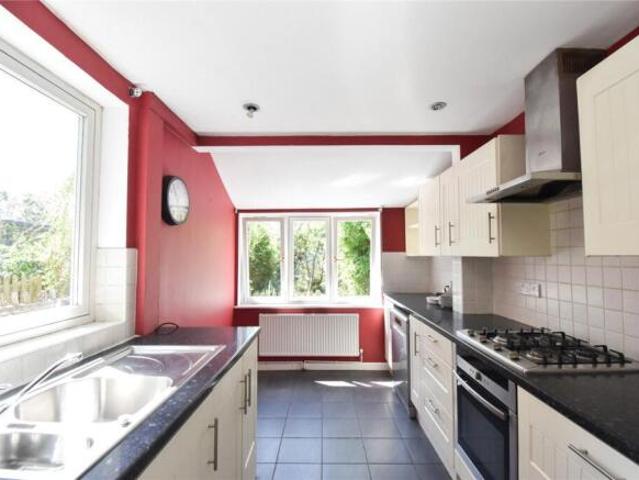 3 bedroom terraced house for rent in Selwyn Road, Cambridge, CB3