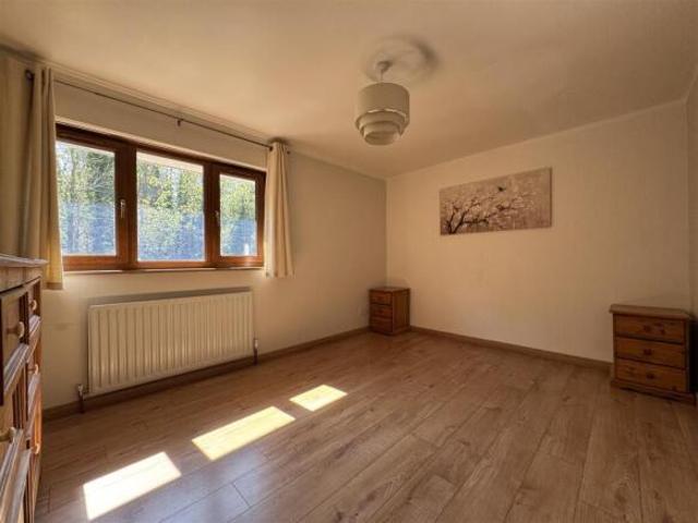 3 bedroom terraced house for rent in Shaftesbury Avenue, Swindon, SN3