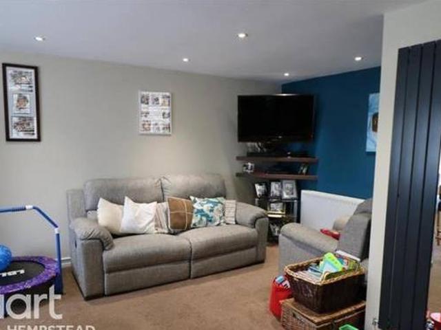3 bedroom terraced house for rent in Sheriff Way WD25