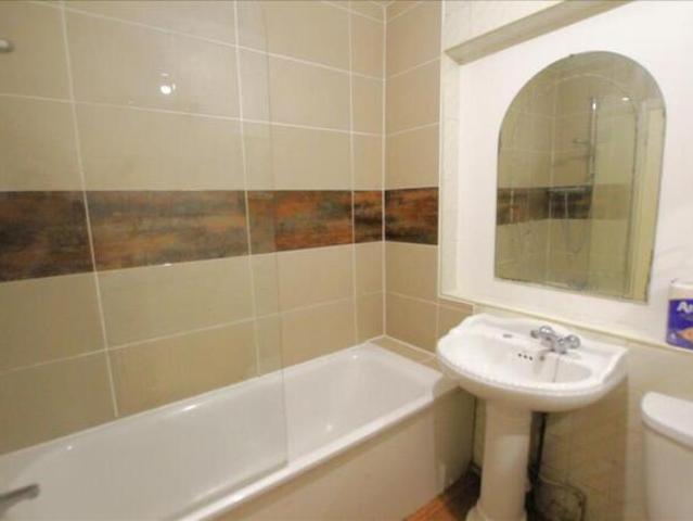 3 bedroom terraced house for rent in Shirley Grove, Edmonton, London, N9
