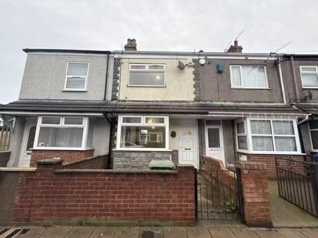 3 bedroom terraced house for rent in Sixhills Street, Grimsby.