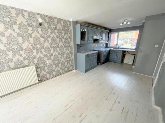 3 bedroom terraced house for rent in Simpson road, Snodland, ME6