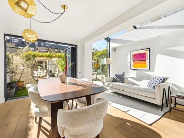 3 bedroom terraced house for rent in Sirdar Road, London, W11