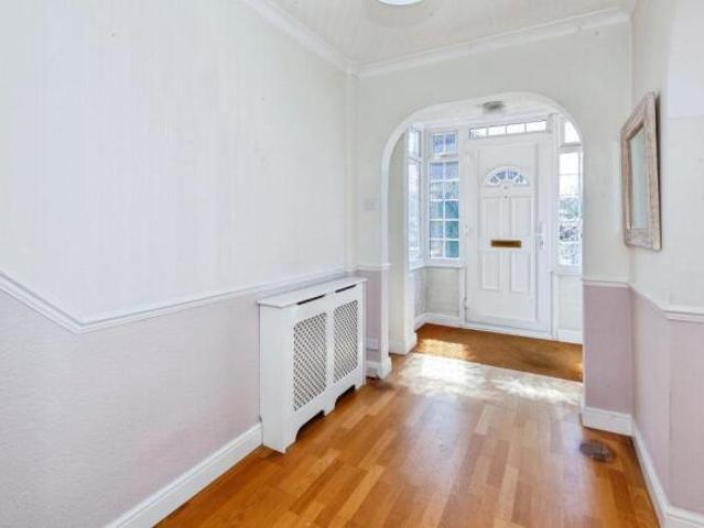3 bedroom terraced house for rent in Slough, Berkshire, SL2
