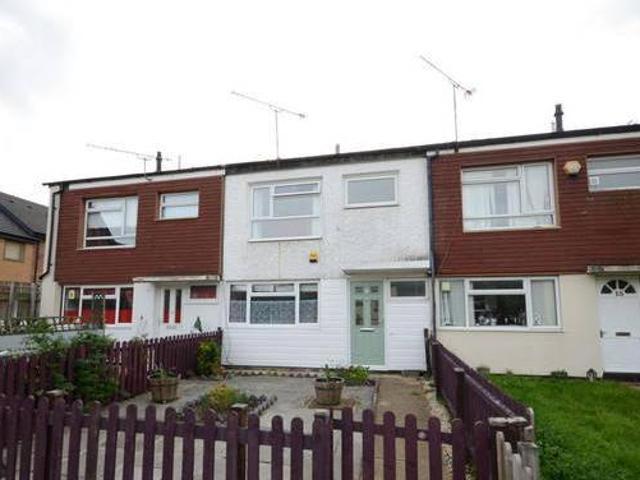 3 bedroom terraced house for rent in Spey Road RG30