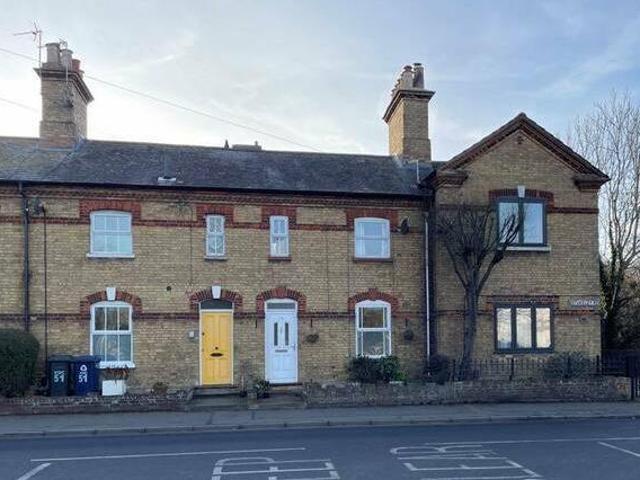 3 bedroom terraced house for rent in Stukeley Road Huntingdon PE29