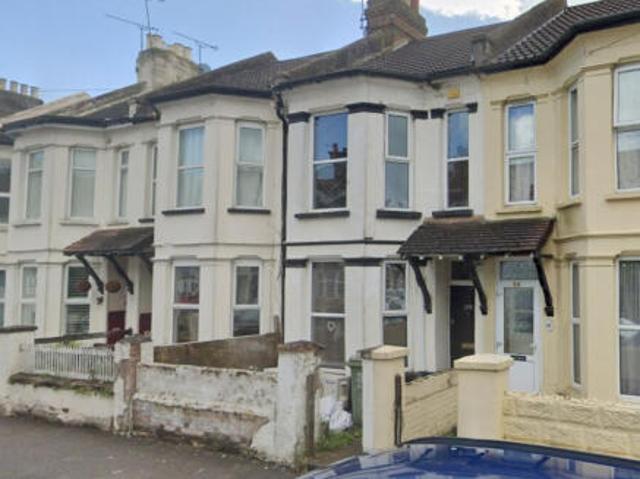 3 bedroom terraced house for rent in St. Anns Road, Southend on sea, SS2