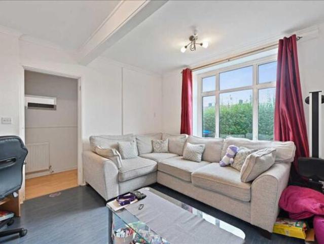 3 bedroom terraced house for rent in St. Helier Avenue, Morden, SM4