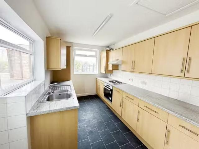 3 bedroom terraced house for rent in St Johns Road, Doncaster.