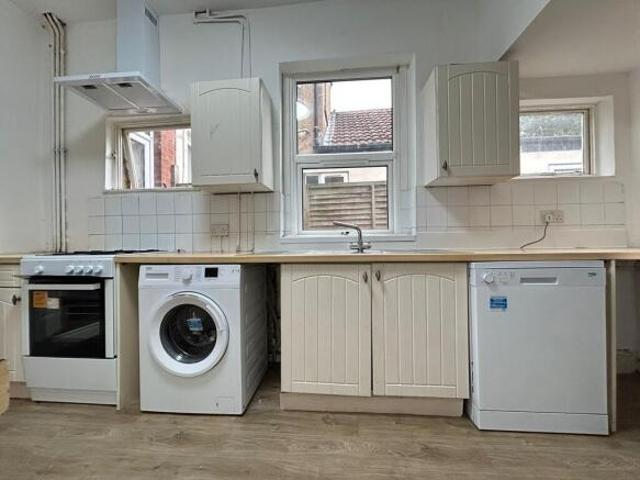 3 bedroom terraced house for rent in St. Osburgs Road, Ball Hill, CV2