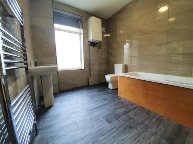 3 bedroom terraced house for rent in St Margarets Place, Bradford, BD7