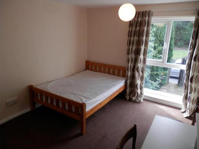 3 bedroom terraced house for rent in St Marks Crescent, Ladywood, Birmingham, B1