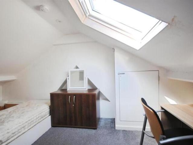 3 bedroom terraced house for rent in St. Marys Road, Watford, WD18