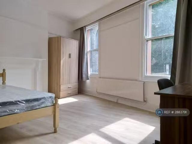 3 bedroom terraced house for rent in St. Michaels Hill, Bristo.