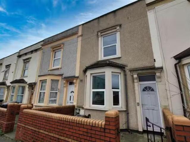 3 bedroom terraced house for rent in St. Nicholas Road, St Pau.