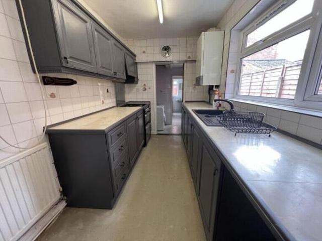 3 bedroom terraced house for rent in St Saviours Road, Leicester, LE5