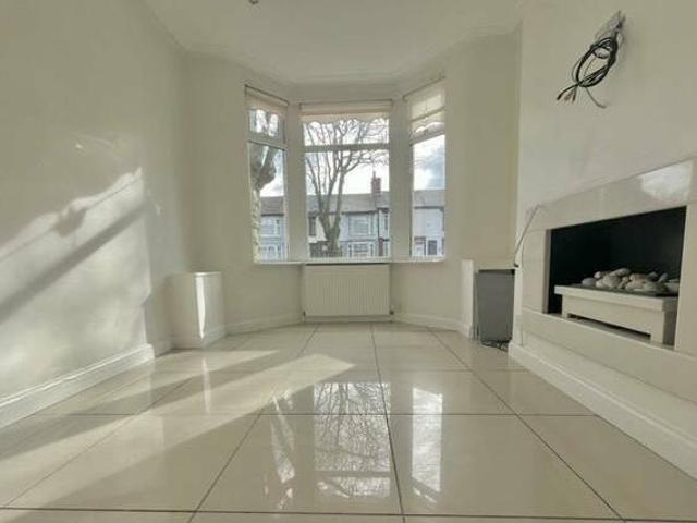 3 bedroom terraced house for rent in Stanley Park Avenue South L4