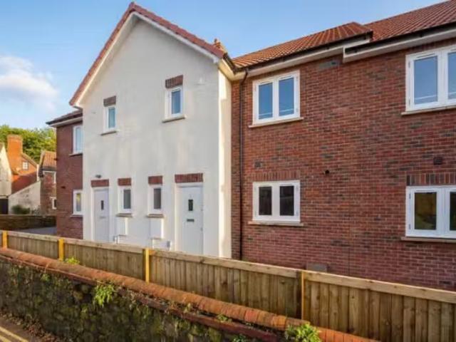 3 bedroom terraced house for rent in Station Road, Castle Cary.