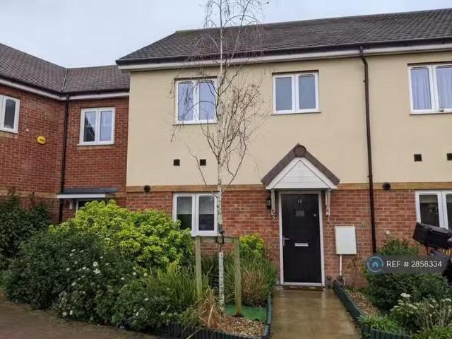 3 bedroom terraced house for rent in Stilwell Close, Orpington.