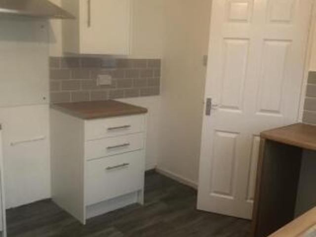 3 bedroom terraced house for rent in Stoke Hill, Exeter, EX4