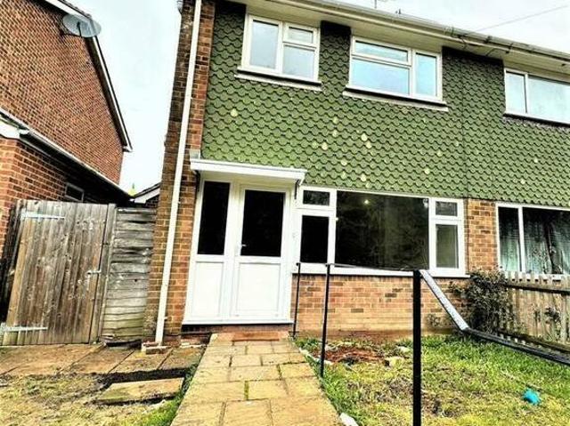 3 bedroom terraced house for rent in Stonehouse Drive St LeonardsOnSea TN38