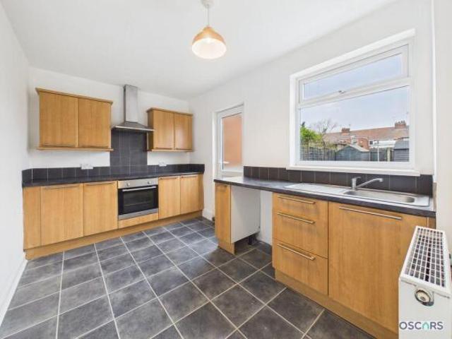 3 bedroom terraced house for rent in Sutton Road, Hull, HU6