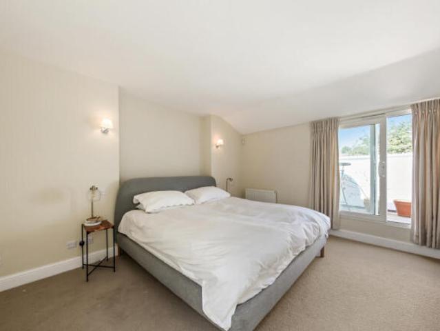 3 bedroom terraced house for rent in Sudeley Street, London, N1